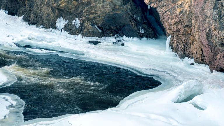 Research reveals what happens under the seemingly calm surface of river ...